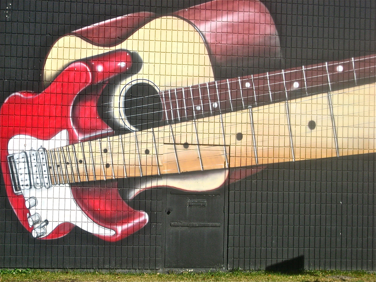 Guitar Love – Graffiti Lux Art & More