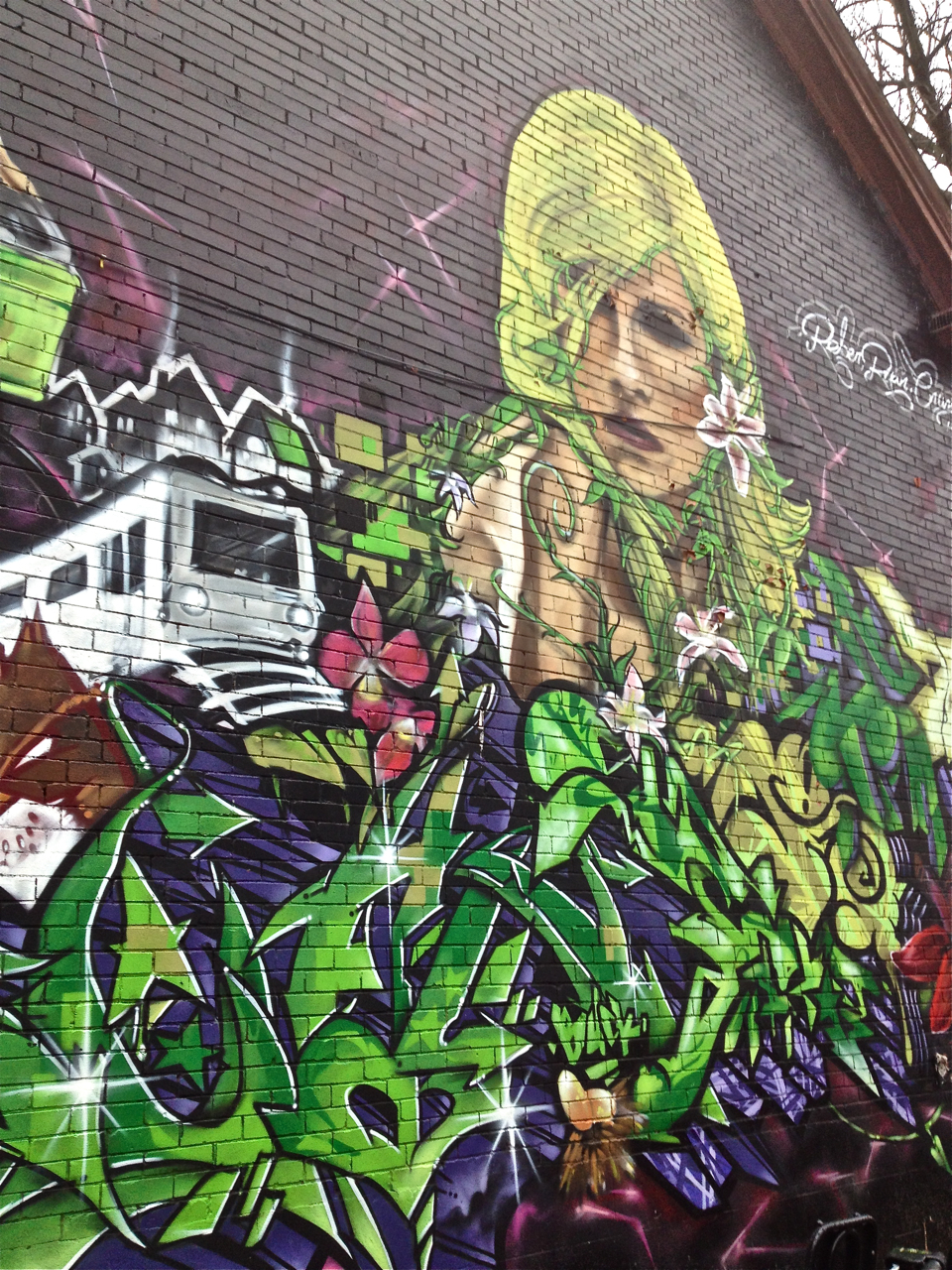 Goddess in Green – Graffiti Lux Art & More